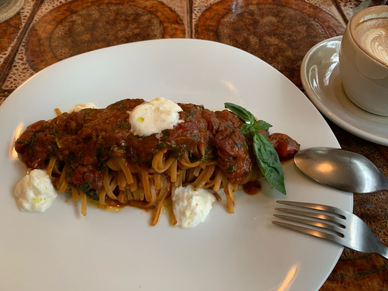 位於民生社區的閑靜咖啡廳-Odd fish Cafe - 美食板 | Dcard