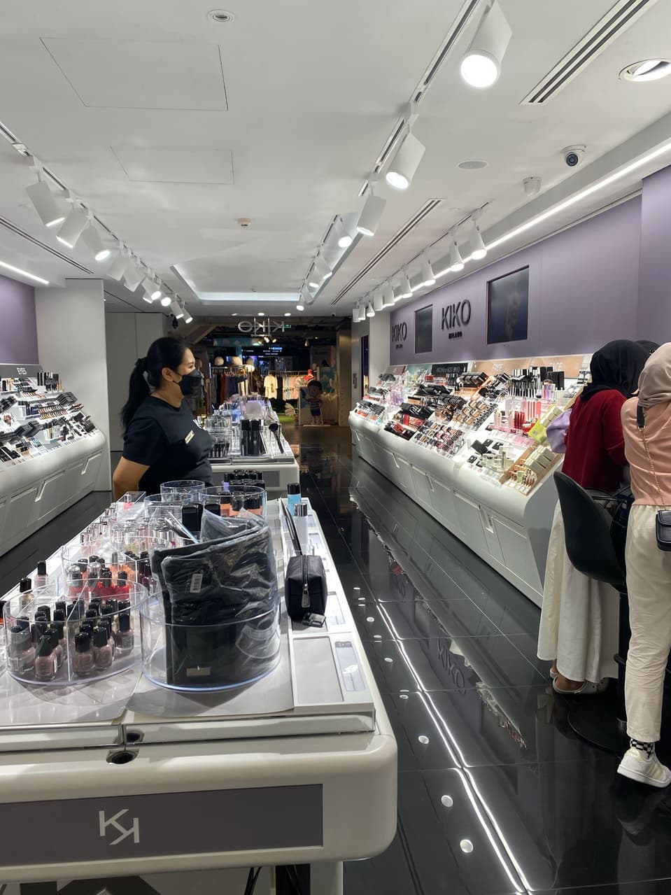 #分享 KIKO曼谷專櫃探店～泰國彩妝好好買（猛掐大腿） - 美妝板 | Dcard
