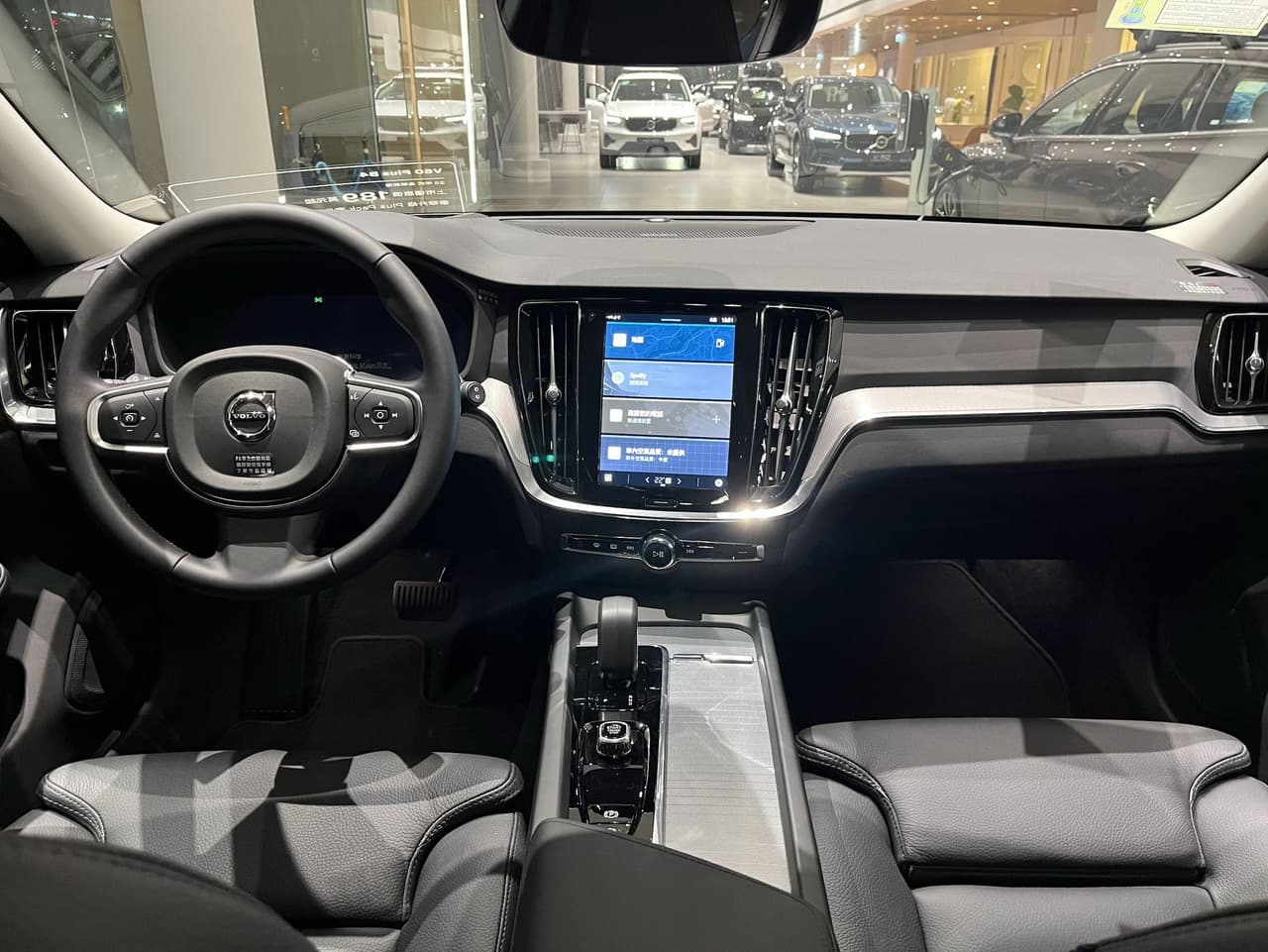 不用190萬的V60 B4 Plus開箱！ - 汽車板 | Dcard