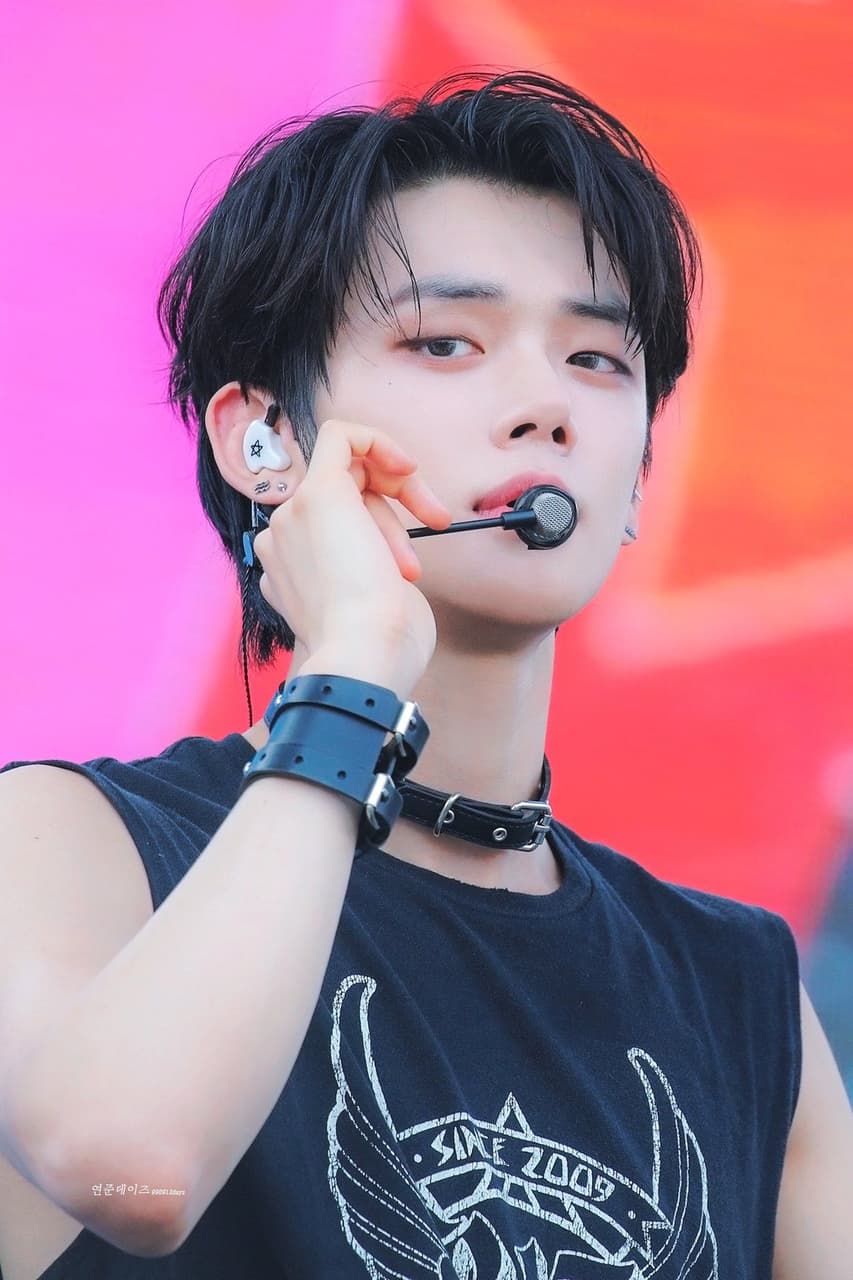 #分享 韓網🔥TXT在Weverse Con表演嚴正化的Invitation - TOMORROW X TOGETHER板 | Dcard