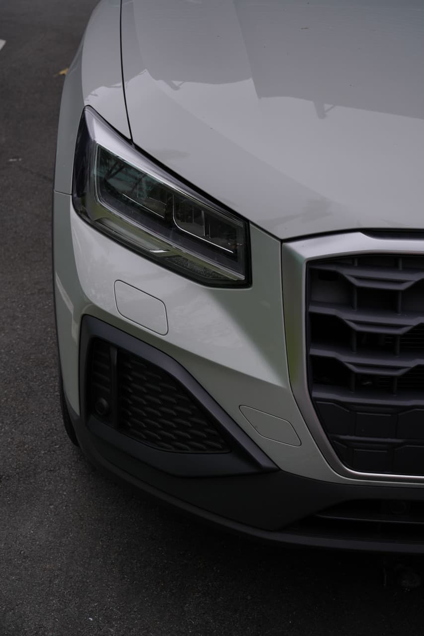 實車分享｜Audi Q2 35 TFSI Technik｜金屬朝露銀 Dew Silver N8 - ivanchen ...