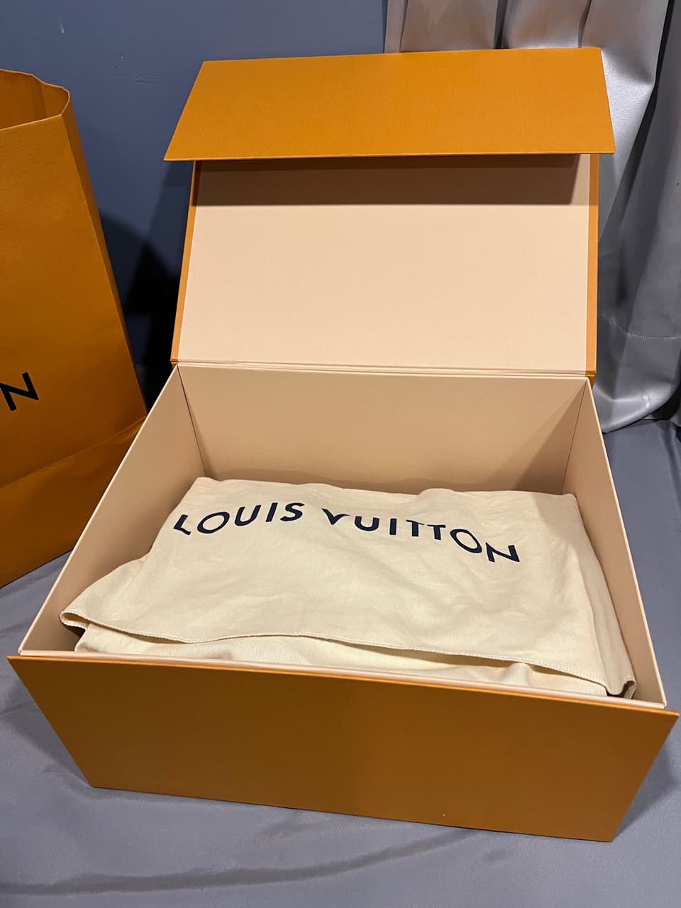 #開箱 LV ONTHEGO MM 米色 — 人生第一個LV包包 - 精品板 | Dcard