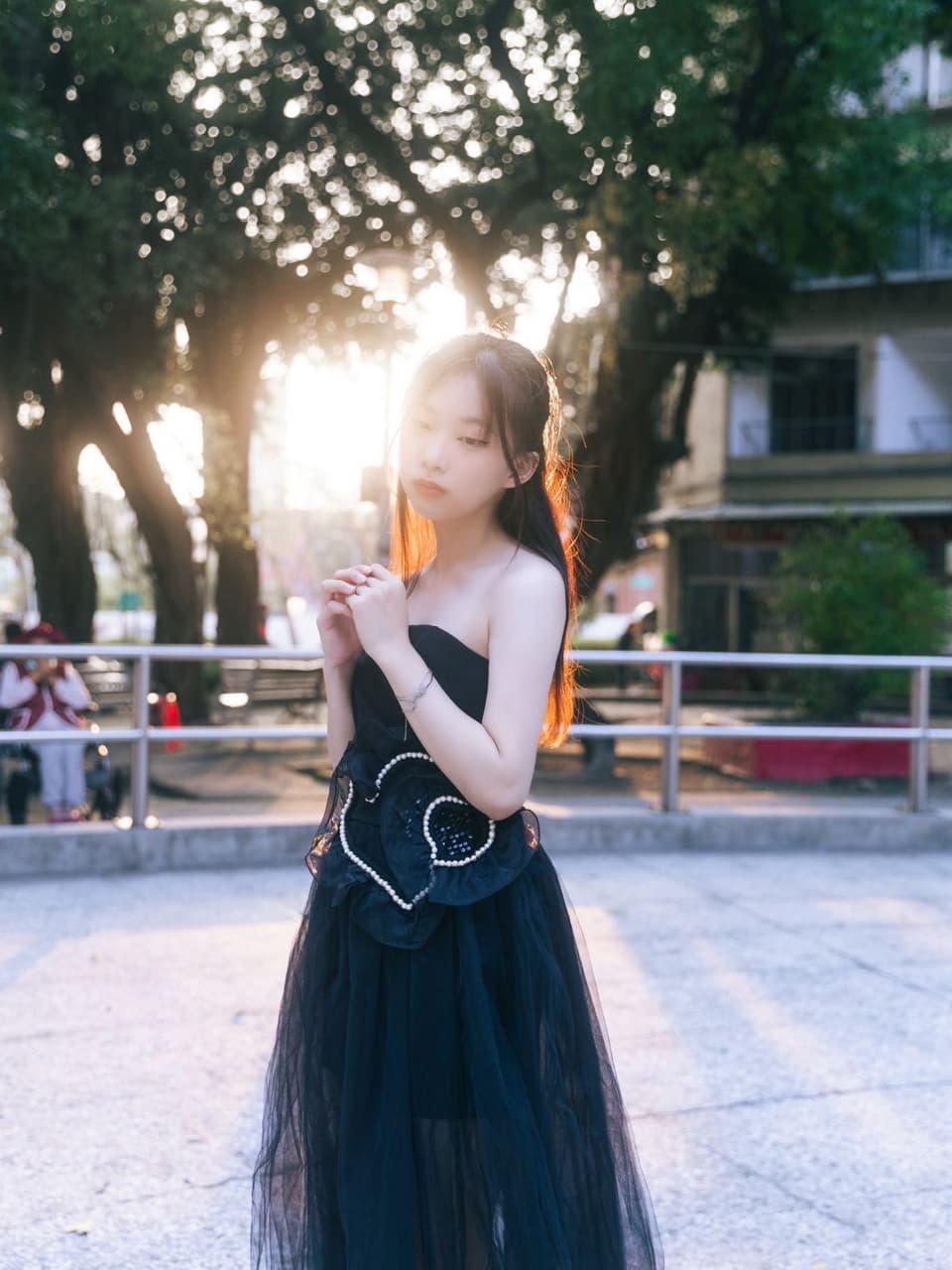 #人像寫真 果貿社區ft.161兼職鯊鯊教主💕 - 小林影像 (@linyoujun) | Dcard