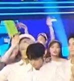 #集中討論 VIVIZ 迷你三輯 𝗩𝗮𝗿𝗶𝗼𝗨𝗦 回歸 - B215 留言 | Dcard