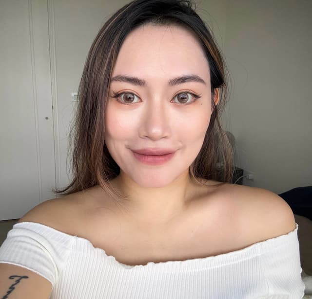 OPT一日一顏色四款日拋搭配妝容實戴 - 隱形眼鏡板 | Dcard