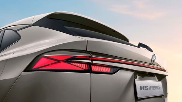 MG HS Hybrid+ 入門油電再追加 - 汽車板 | Dcard