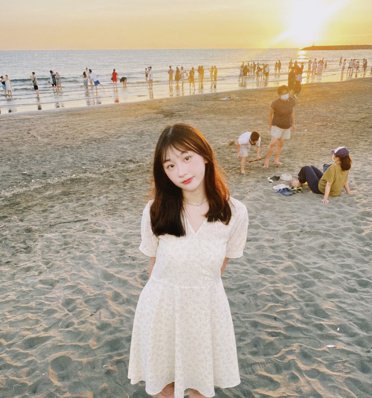 7/25和漁光島夕陽的合照📷⸜ ෆ ⸝‍ - 小勺🐰 (@rabbitinthehole) | Dcard