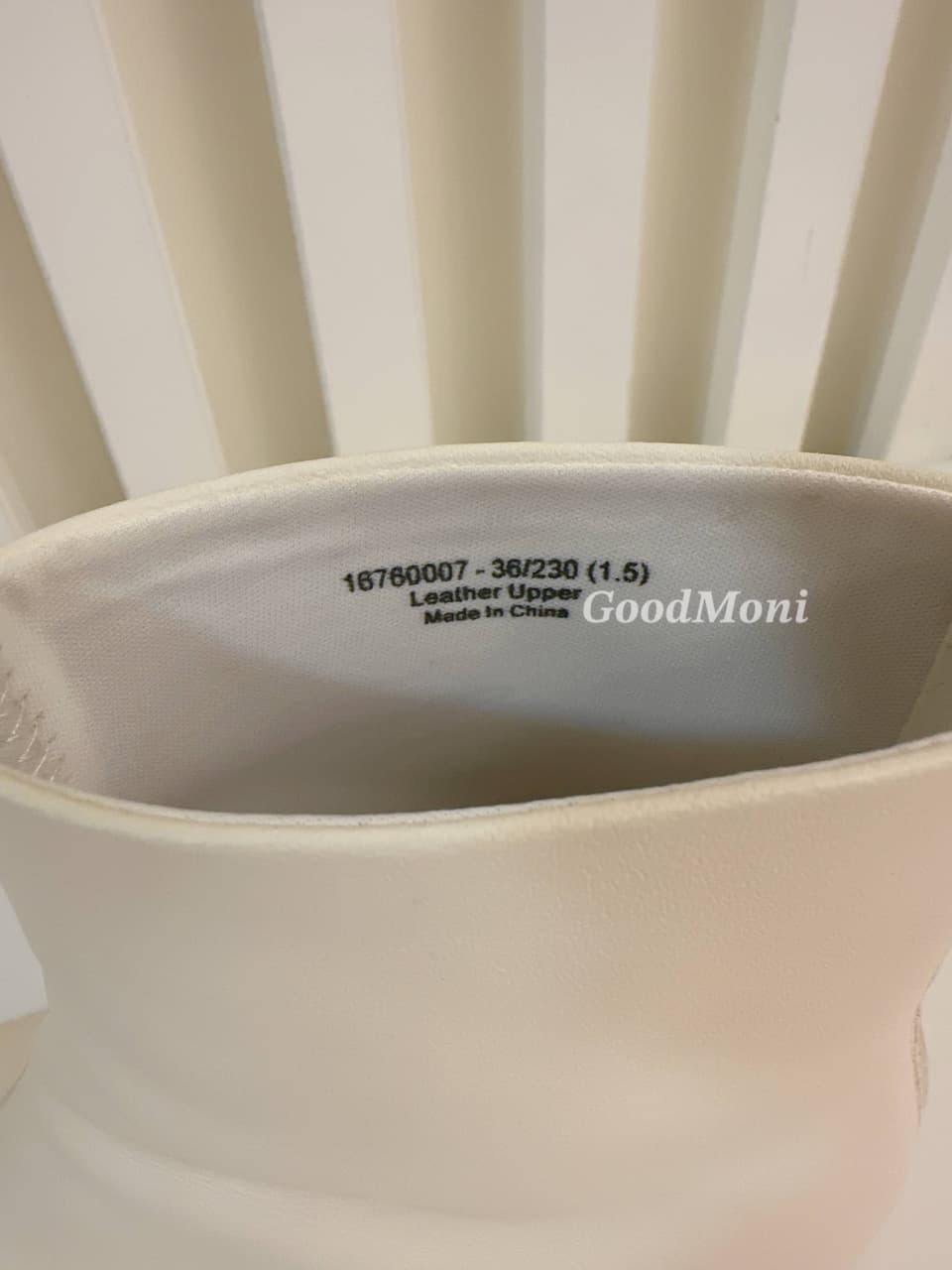 #分享 #開箱 一眼心動💓小CK姊妹牌PEDRO小白靴&鏈條包 - 穿搭板 | Dcard