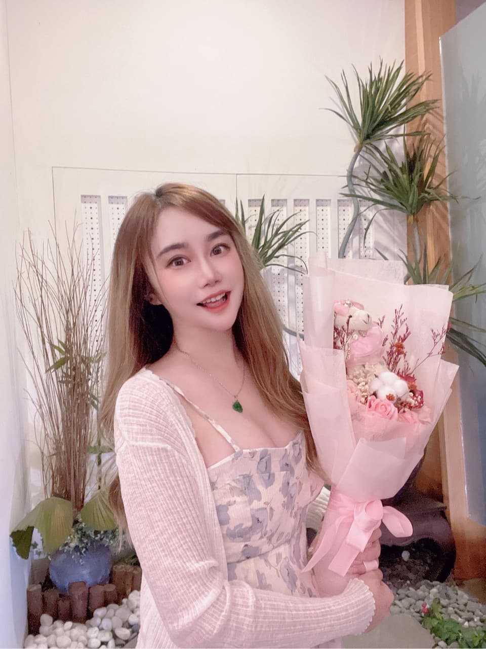 一條頸紋老十年！ - 皮皮兒(ꈍᴗꈍ)♡ (@pp_52028) | Dcard