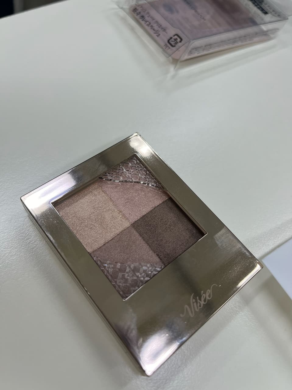 #請益 Visee眼影盒蓋子鬆鬆的 - 美妝板 | Dcard