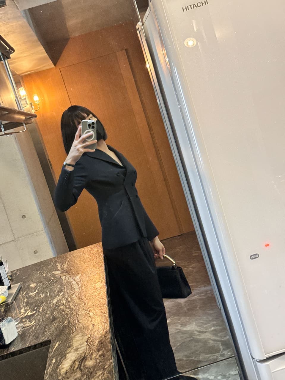 自認為好看的ol - ELE (@elelizzxaa) | Dcard