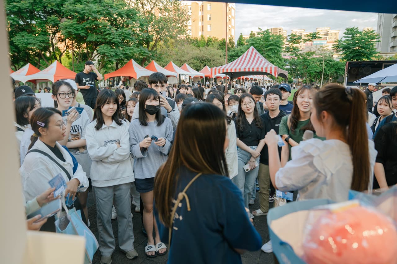 #現場直擊 Dcard x Richart《卡一個情報亭》校園巡迴活動in臺北大學 真・D卡席捲校園🌪️成為同學們生活中的最佳幫手💪 - 臺北大學板 | Dcard