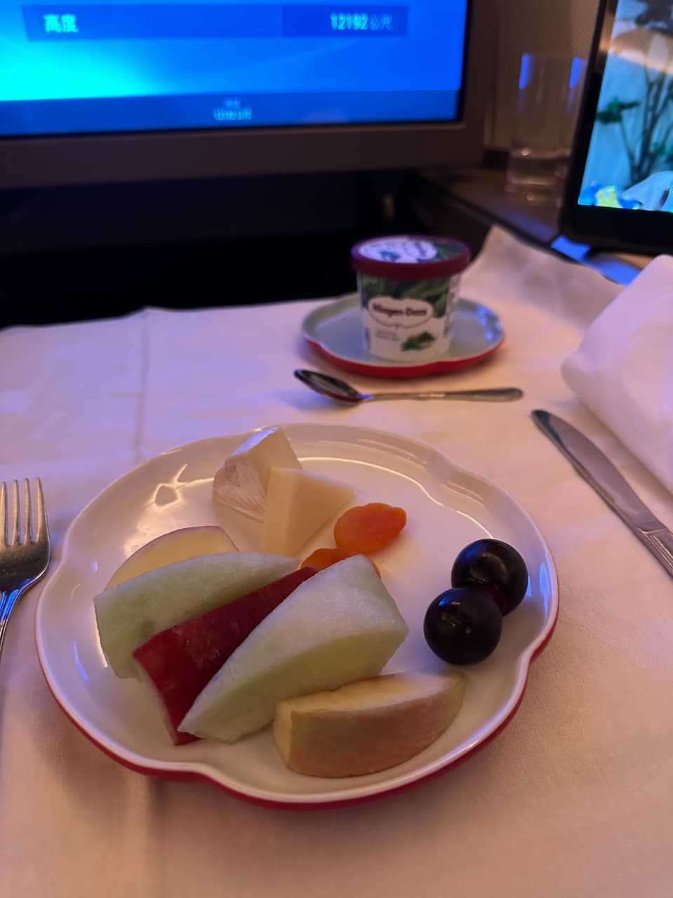 #飛行紀錄 中華航空CI57 商務艙紀錄 - 航空板 | Dcard