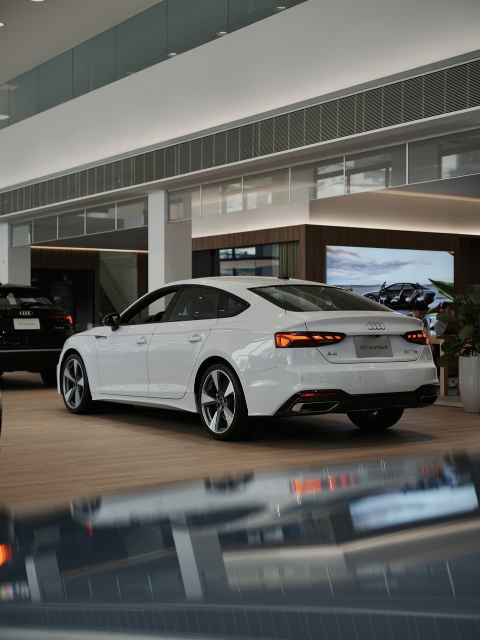 Audi A5 Sportback 內外S line套件＋黑色風格套件＋Audi Sport 20吋輪圈 - 汽車板 | Dcard