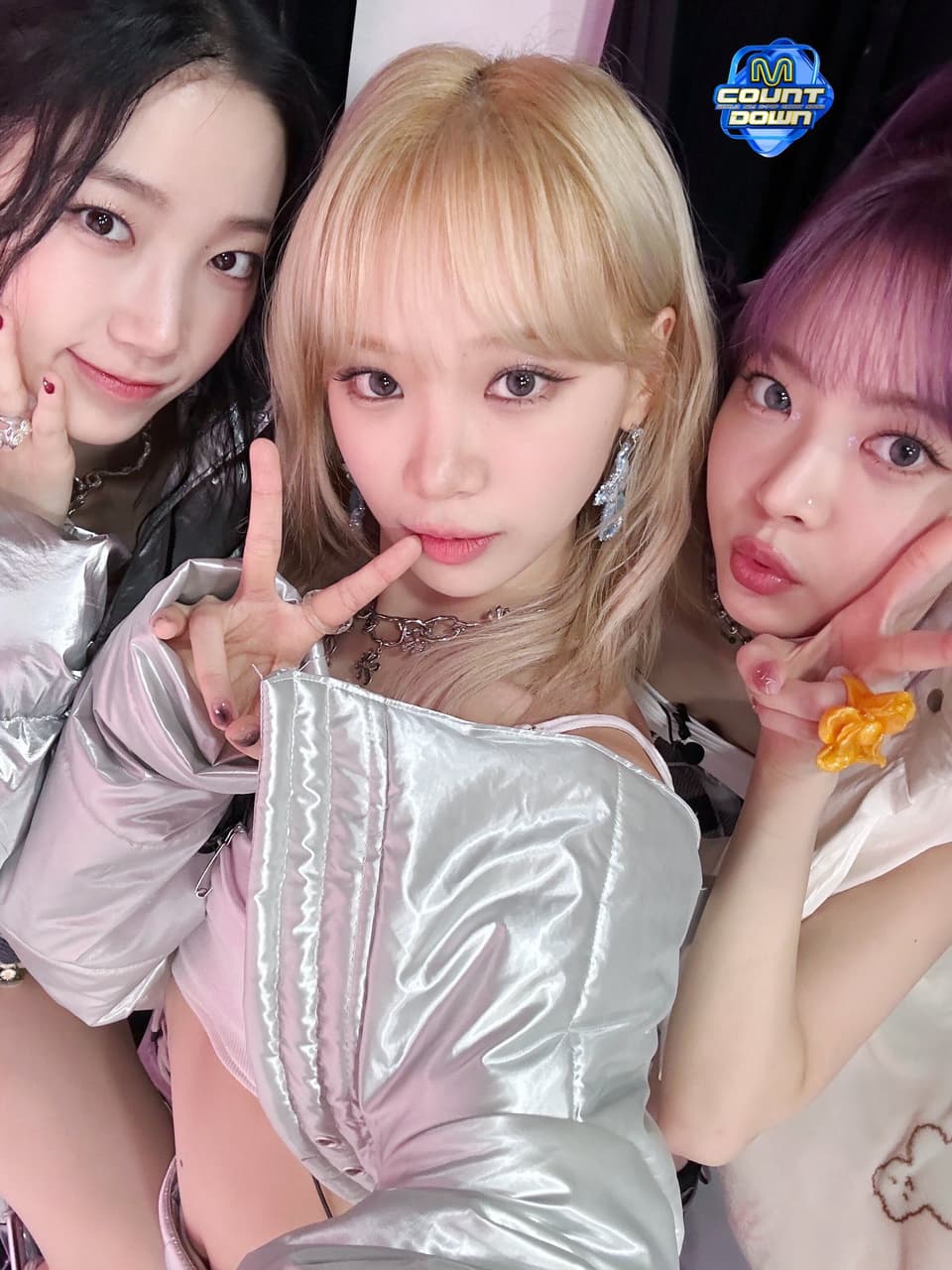 #集中討論 LE SSERAFIM 2/19 迷你三輯《EASY》回歸 - B113-5 留言 | Dcard