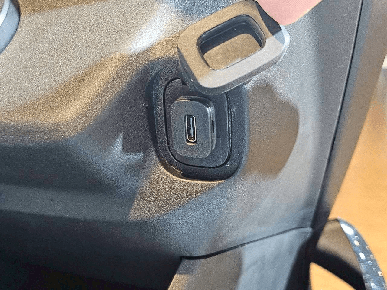 逛勁戰七代發表會!!! 走進展場的一個下午：我被哪些點打到？ #我來開箱 - 喵喵貓 🐹 (@mmc1107) | Dcard