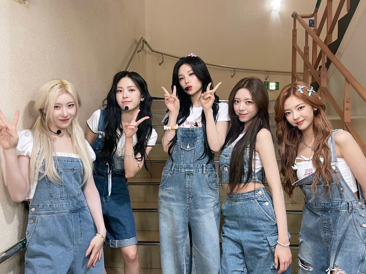 #分享 回歸期瘋狂的(positive)開了四小時fan meeting的ITZY - 追星板 | Dcard