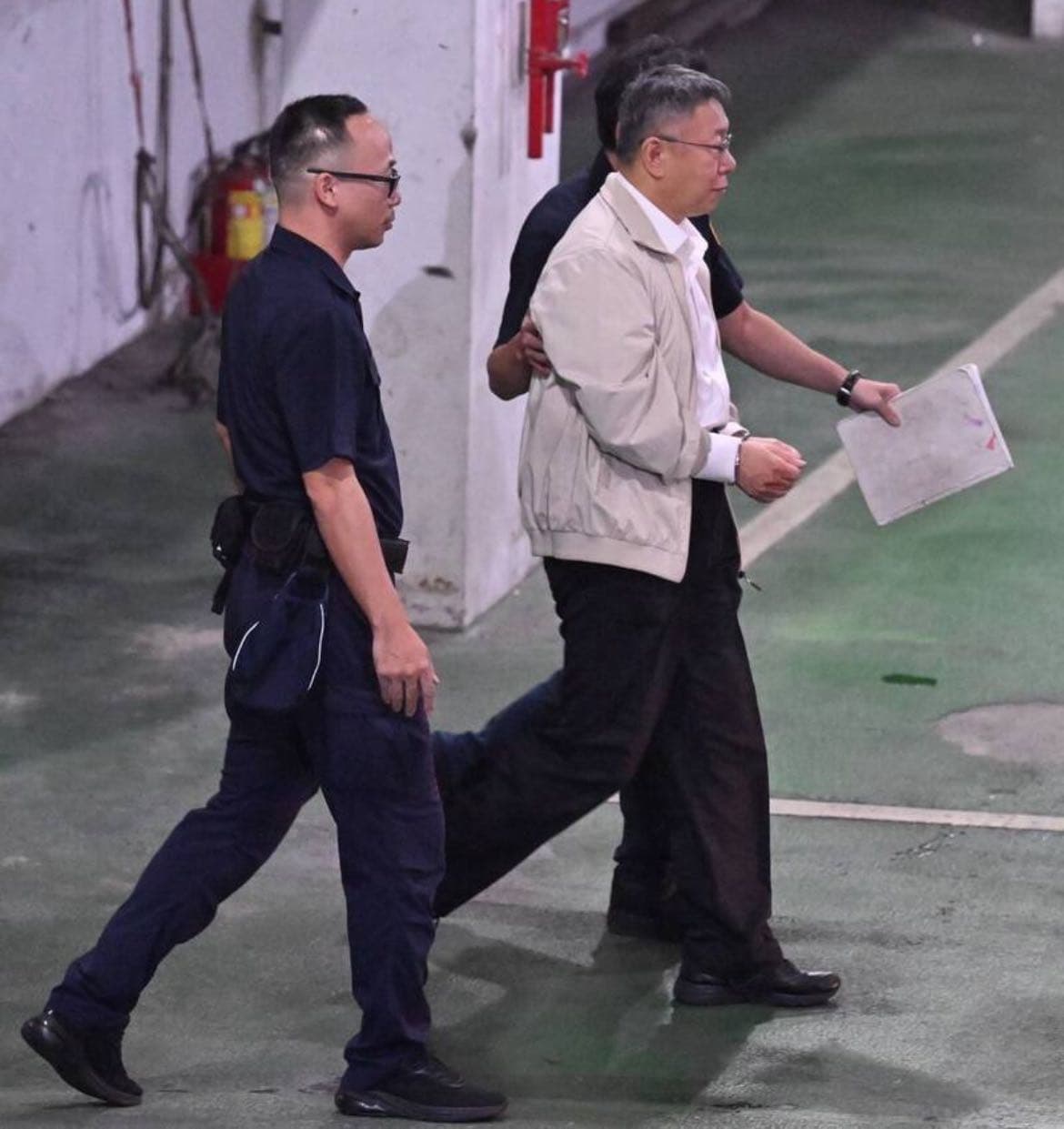 真的羈押了⋯⋯ - 我不是專家 (@nicejay520) | Dcard