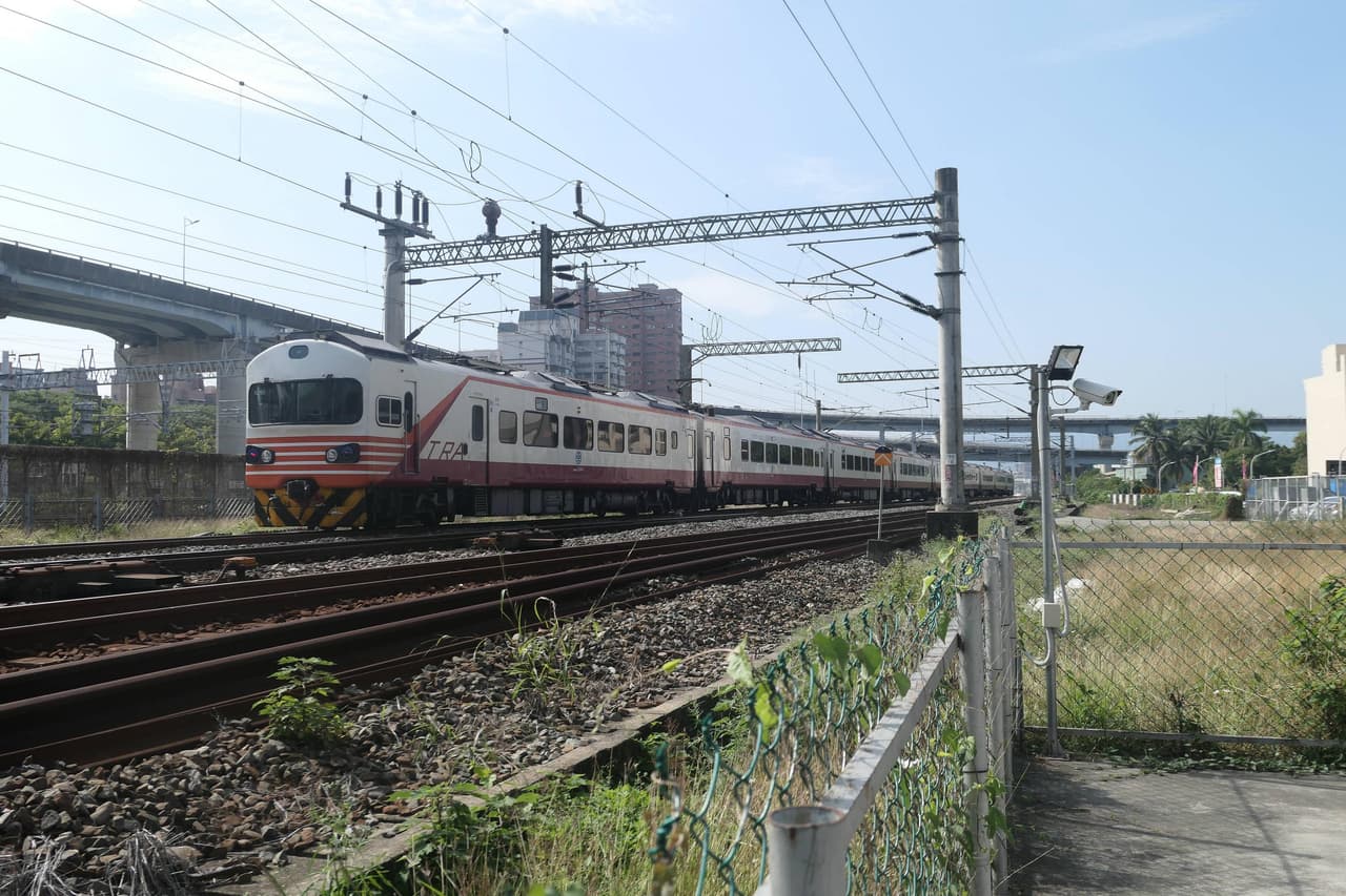 EMU1200 - 鐵道板 | Dcard