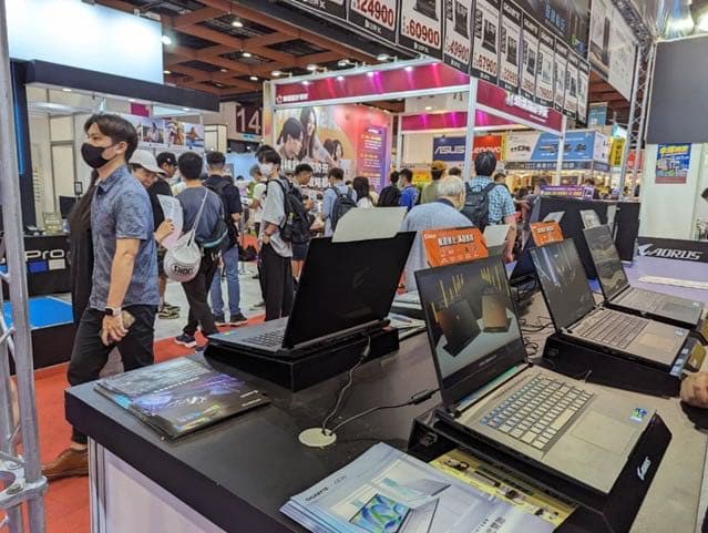 #分享 謝謝你 技嘉超人 GIGABYTE G7 ME新入手 - 3C板 | Dcard