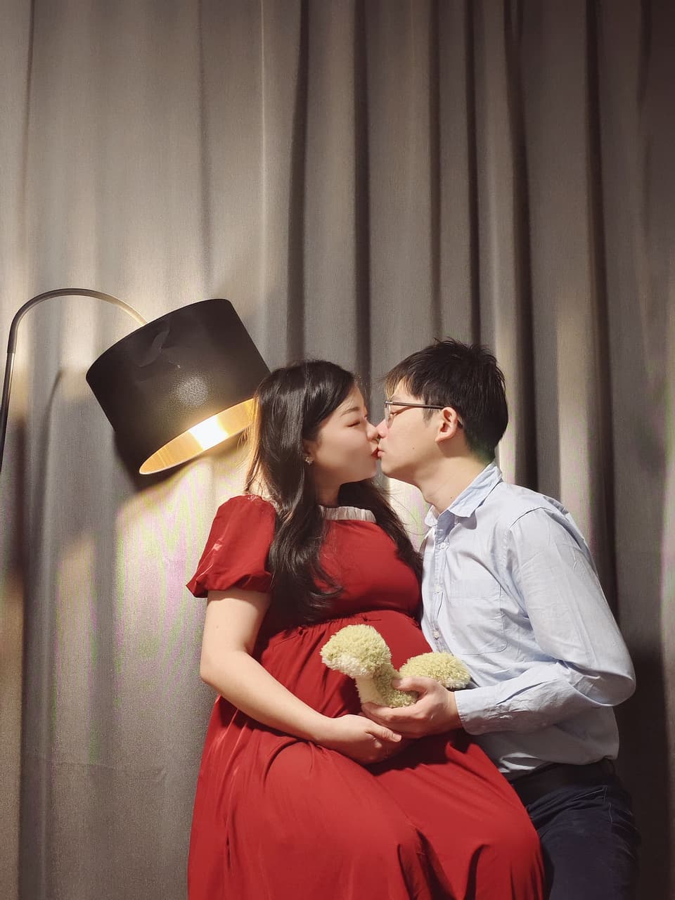 #分享 孕婦照在旅館自己完成🤣👀 - 親子板 | Dcard