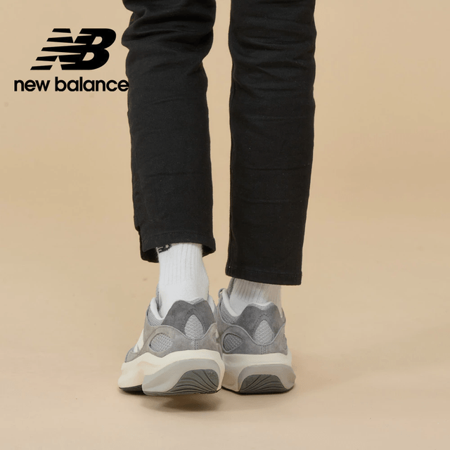 【2025 NB鞋推薦】7款PTT/Dcard網友推爆復古鞋：2002R、990v6、IU同款一篇搞懂！ - 炸蝦 (@vine666) | Dcard