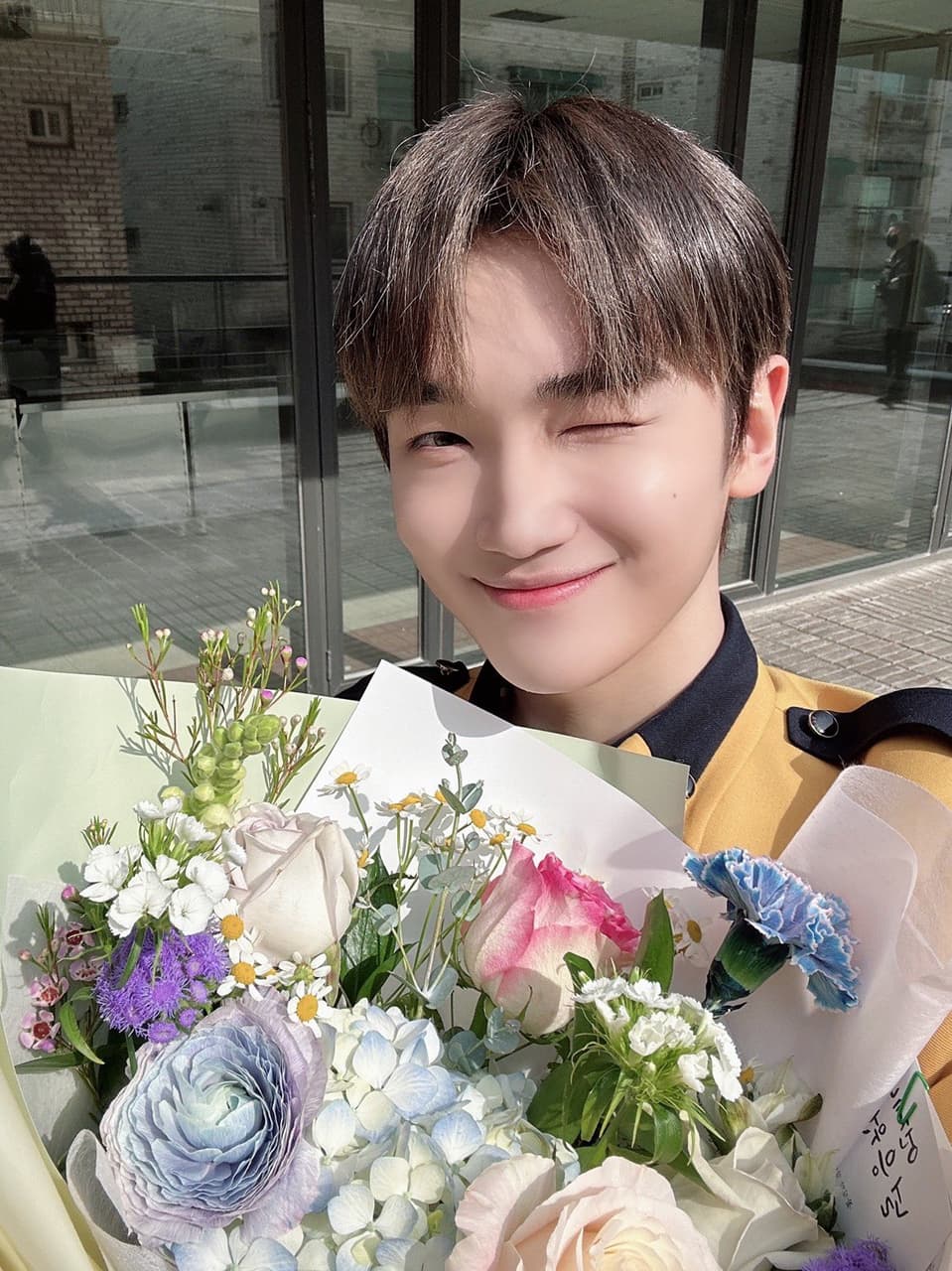 #閒聊 🎓今天公開的idol畢業照🎉 - B75 留言 | Dcard