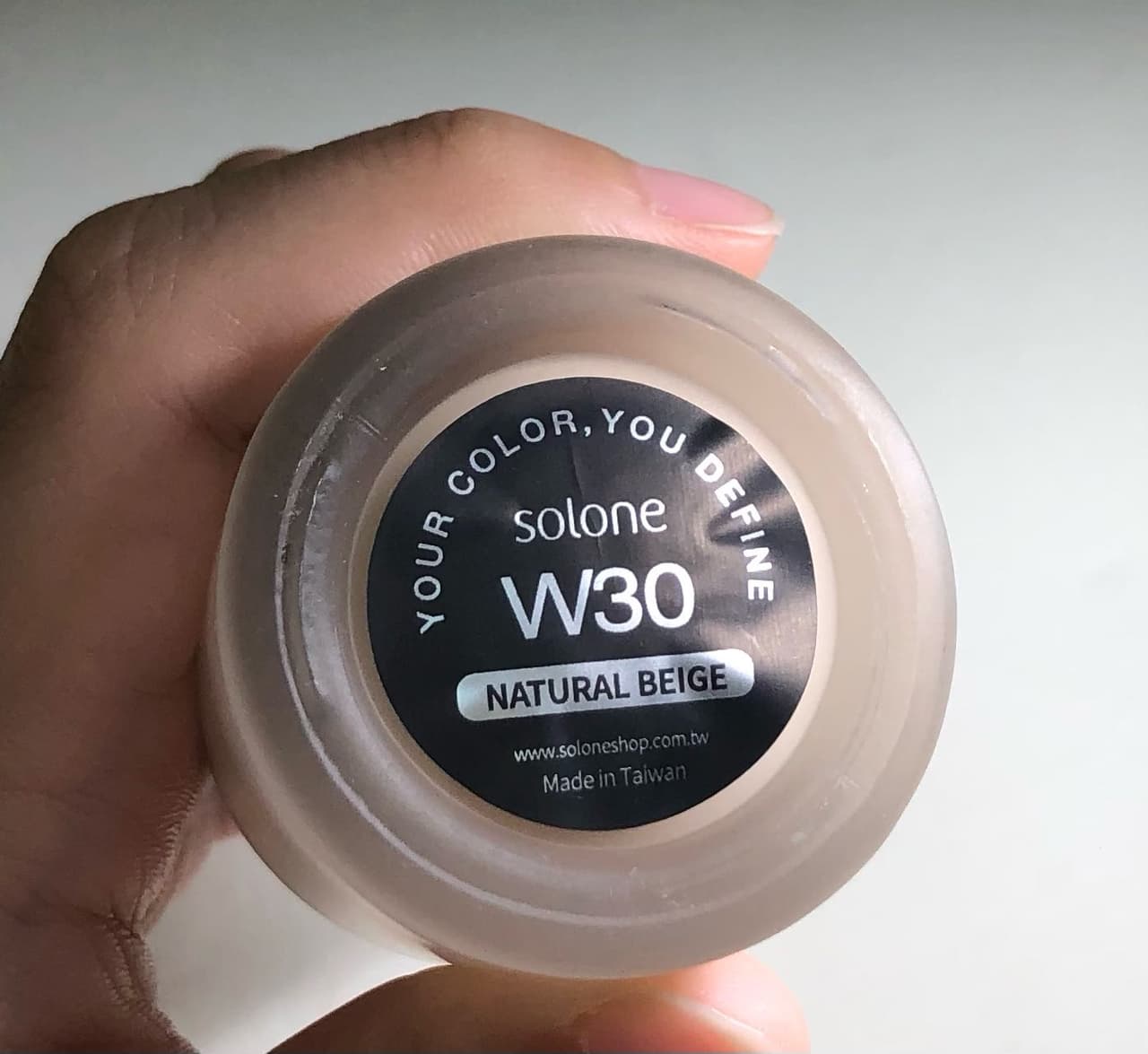 #我要賣 Solone柔紗精粹粉底液W30 - 二手交易板 | Dcard