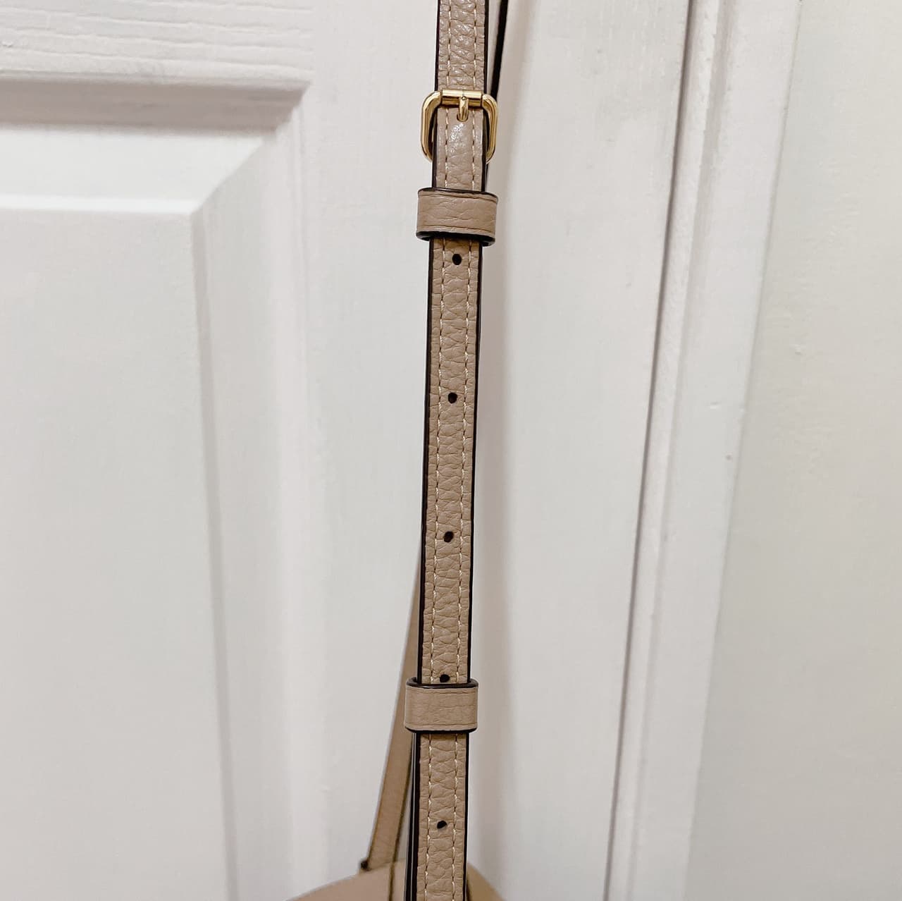 #我要賣 9成新左右 Coach小方包卡其色 - 二手交易板 | Dcard