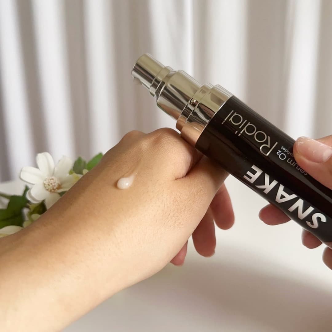 #開箱 妝感服貼神器大公開 𝐑𝐨𝐝𝐢𝐚𝐥 鎖時 𝐎𝟐 精華 #我來開箱 - 購物狂｜𝑭𝒍𝒐𝒓𝒂 💋 (@flora813) | Dcard