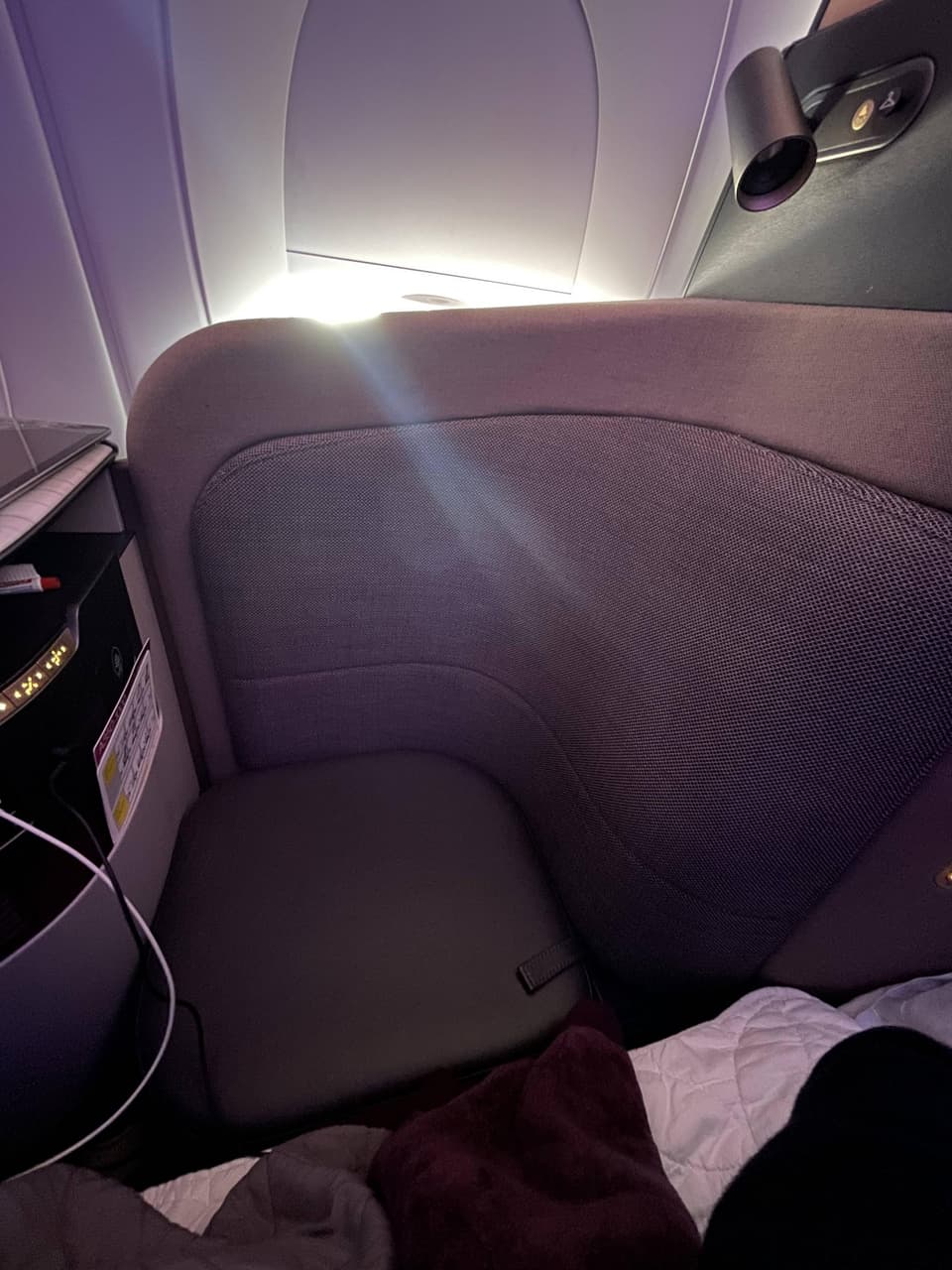#飛行紀錄 卡達航空商務艙Qsuite QR701 DOH-JFK Part.1 - 航空板 | Dcard