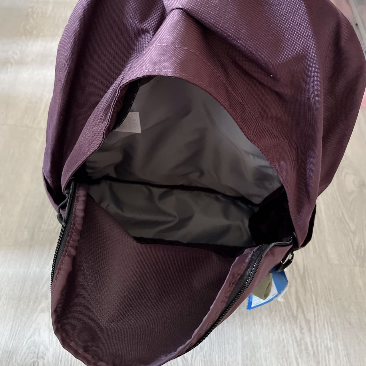 #我要賣 現貨｜Adidas ESSENTIALS 後背包 男/女 Originals GD4769 兩用包 - 二手交易板 | Dcard