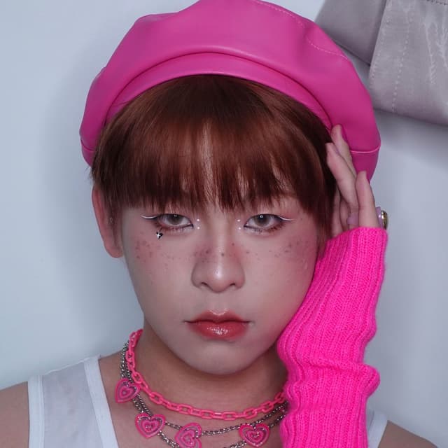 #分享 🦋 Y2K LOOK 🦋 - 美妝板 | Dcard