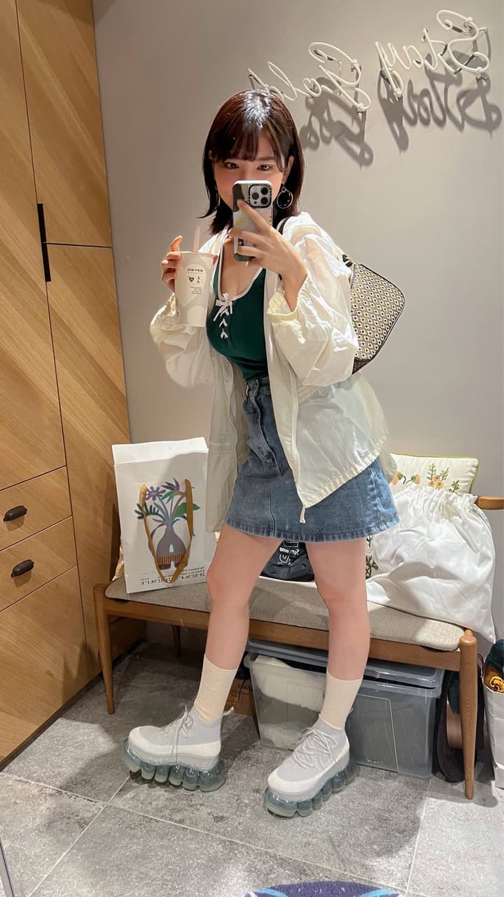 #分享 166cm 大胸三套街頭感穿搭 /運動風 /潮鞋 - 穿搭板 | Dcard