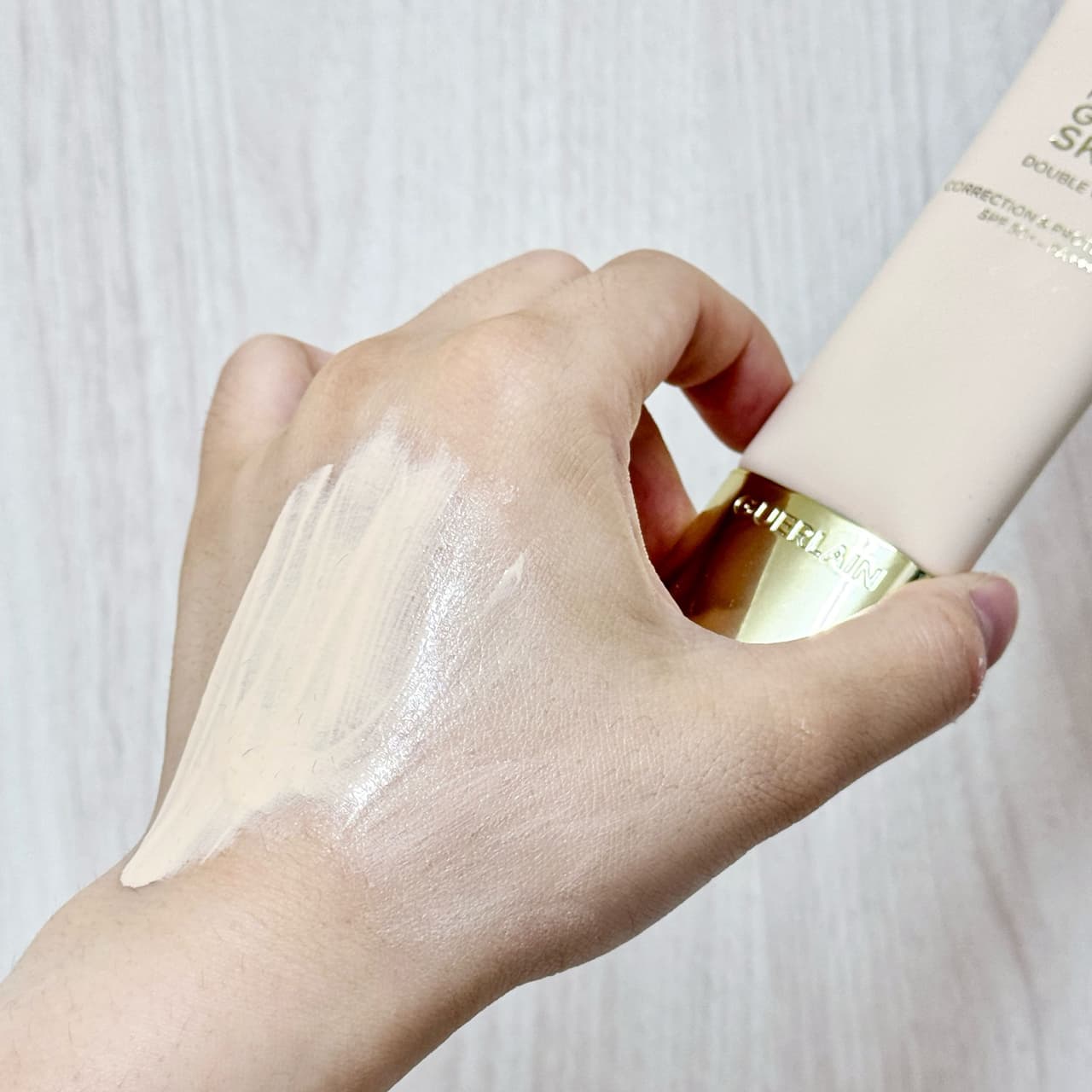 這篇文是我對嬌蘭24K純金奢緞光妝前乳的告白。Feat.嬌蘭 - 美妝板 | Dcard