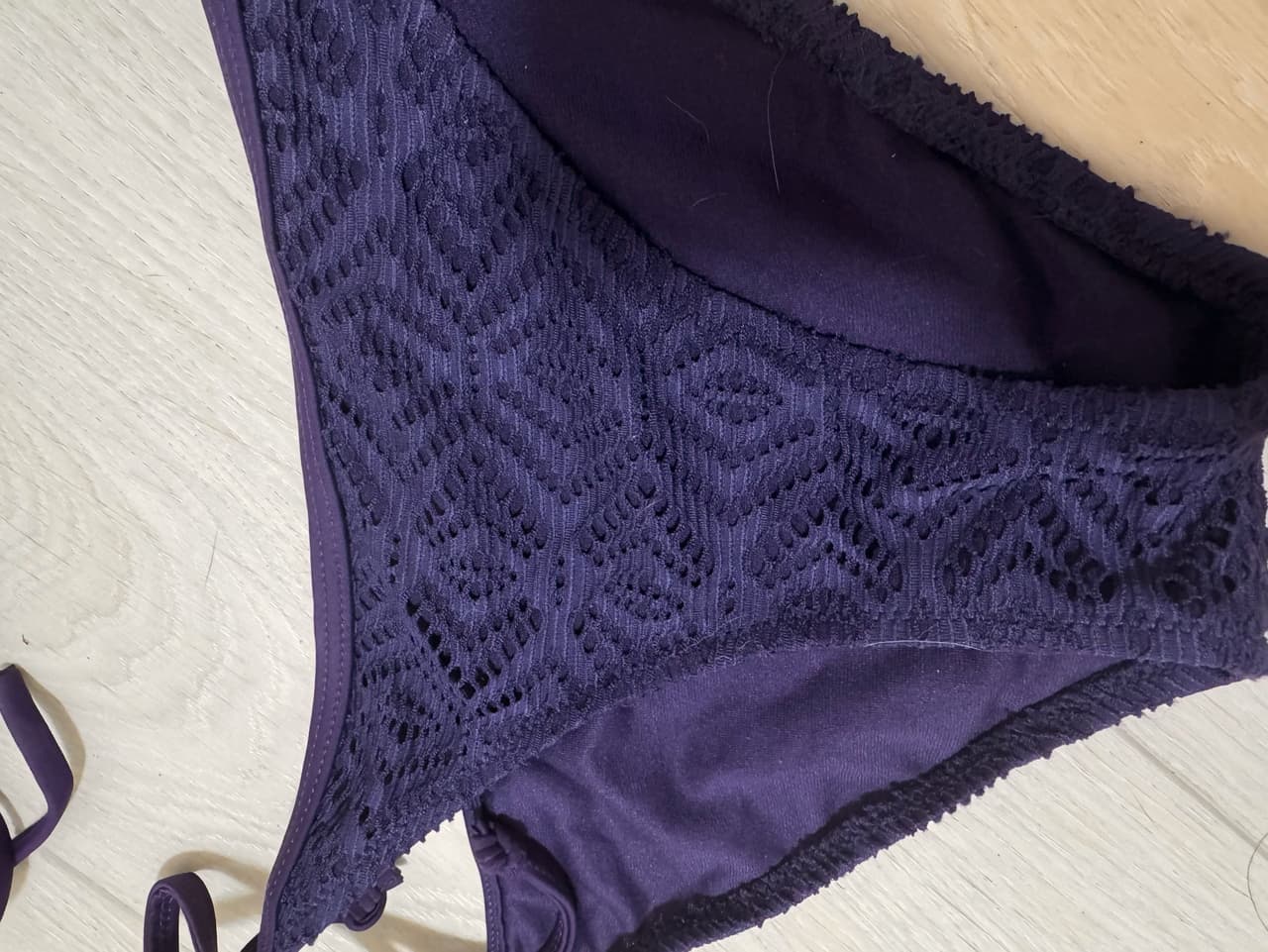 #我要賣 #降價 全新voda / billabong比基尼 / roxy比基尼 - 二手交易板 | Dcard