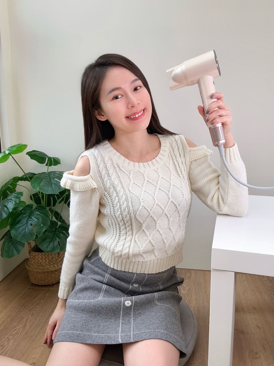 超親民的智能吹風機，還有其他顏色 - 小口丸子 (@eatoooooo) | Dcard