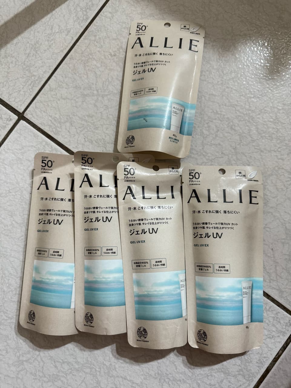 #我要賣 Allie持采UV高效防曬水凝乳90g/40g - 二手交易板 | Dcard