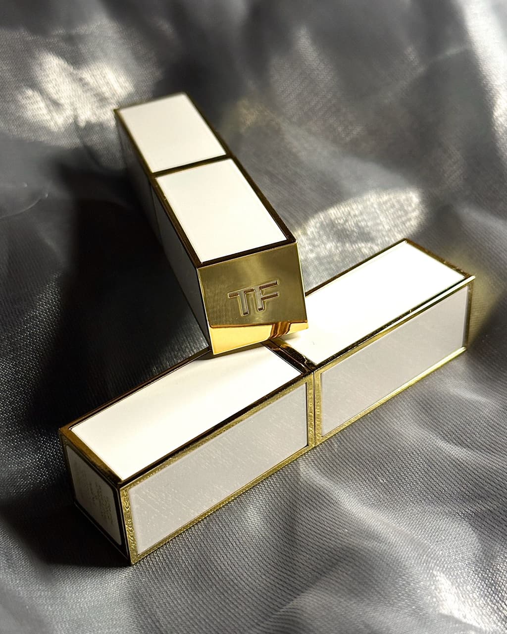 #分享 不用選擇的快樂！🎨兩支TF白管擦出千金名媛和元氣少女風 - 美妝板 | Dcard