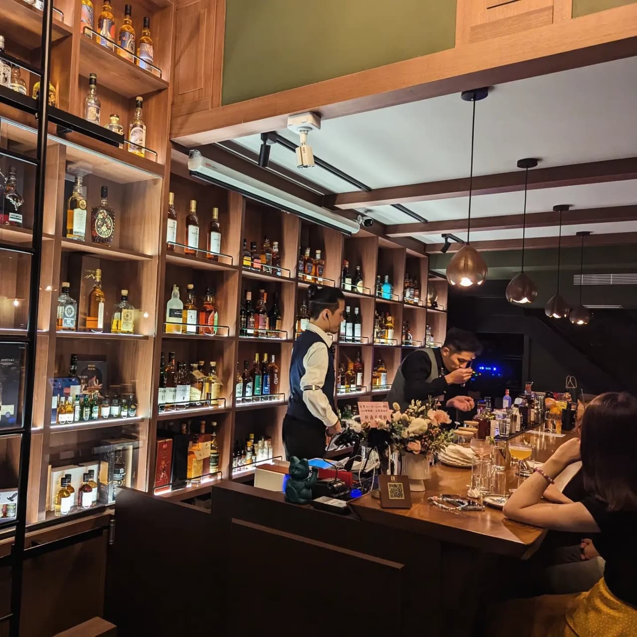 #酒吧探尋 Bar Whiskeen 威士忌專業的高雄酒吧 - 品酒板 | Dcard