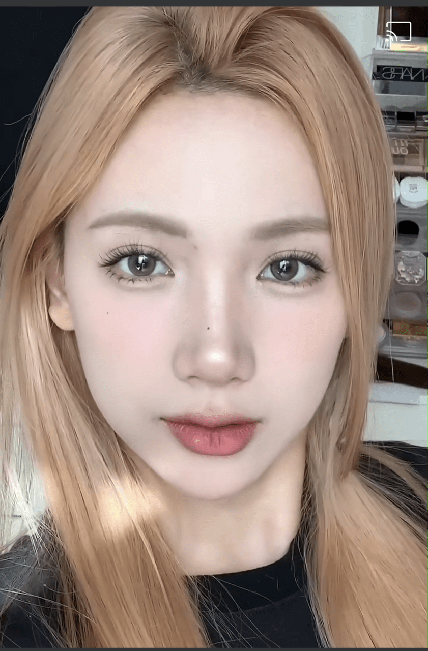 有人知道這個技巧高超的美妝博主是誰嗎？化完有昆凌的fu~ - 美妝板 | Dcard