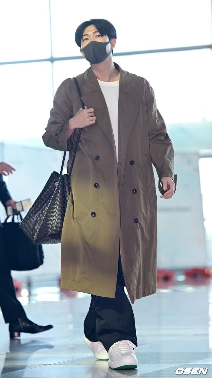 #分享 參加Bottega Veneta時裝秀而前往米蘭的防彈少年團RM - BTS板 | Dcard