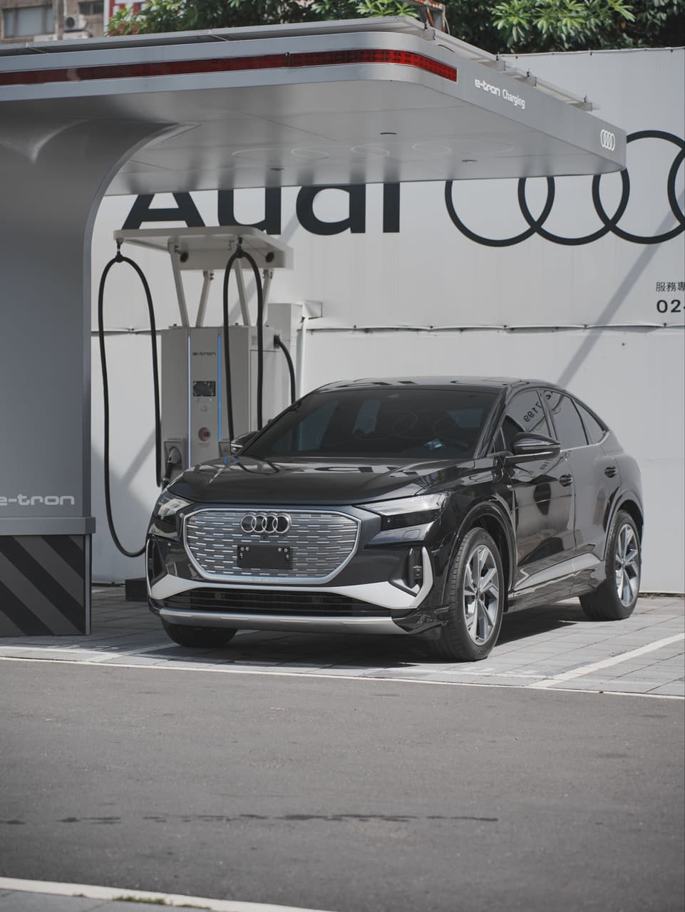 順利交付 Audi Q4 Sportback e-tron 55 quattro S line - 汽車板 | Dcard