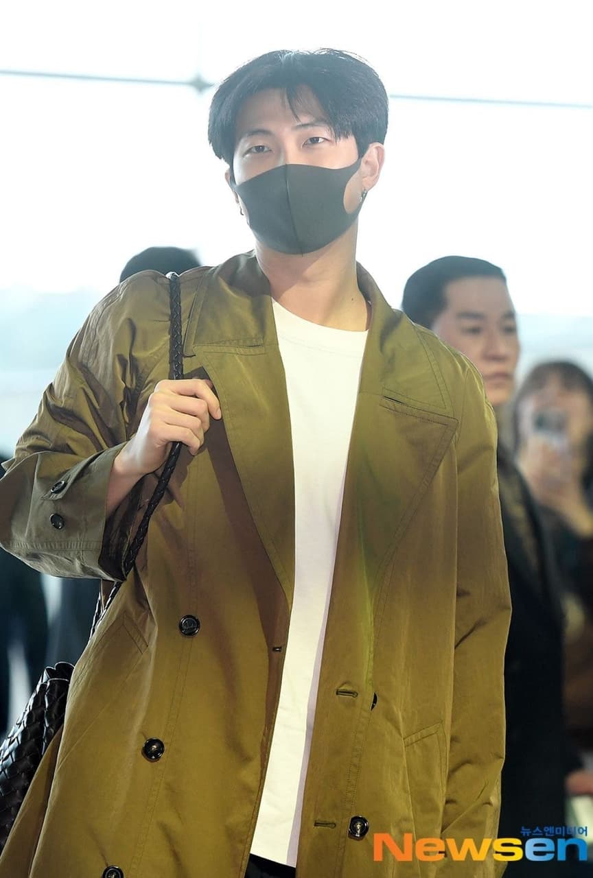 #分享 參加Bottega Veneta時裝秀而前往米蘭的防彈少年團RM - BTS板 | Dcard