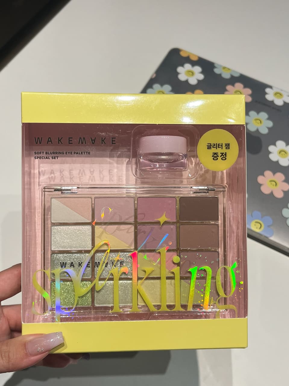 #開箱 Wakemake 萊姆綠眼影盤🍋‍🟩💚 - 美妝板 | Dcard