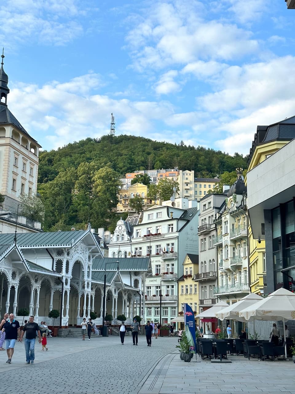捷克超美溫泉小鎮🇨🇿卡羅維瓦利｜#夏日攝影 - 由栗🌰 (@woolawoolaa) | Dcard