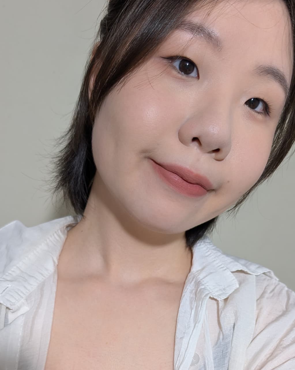 #分享 來畫一個日系氧氣感妝容 #單眼皮 #淡顏 #淡妝 #畫一個系列 - 文青鳥 (@ysh_) | Dcard
