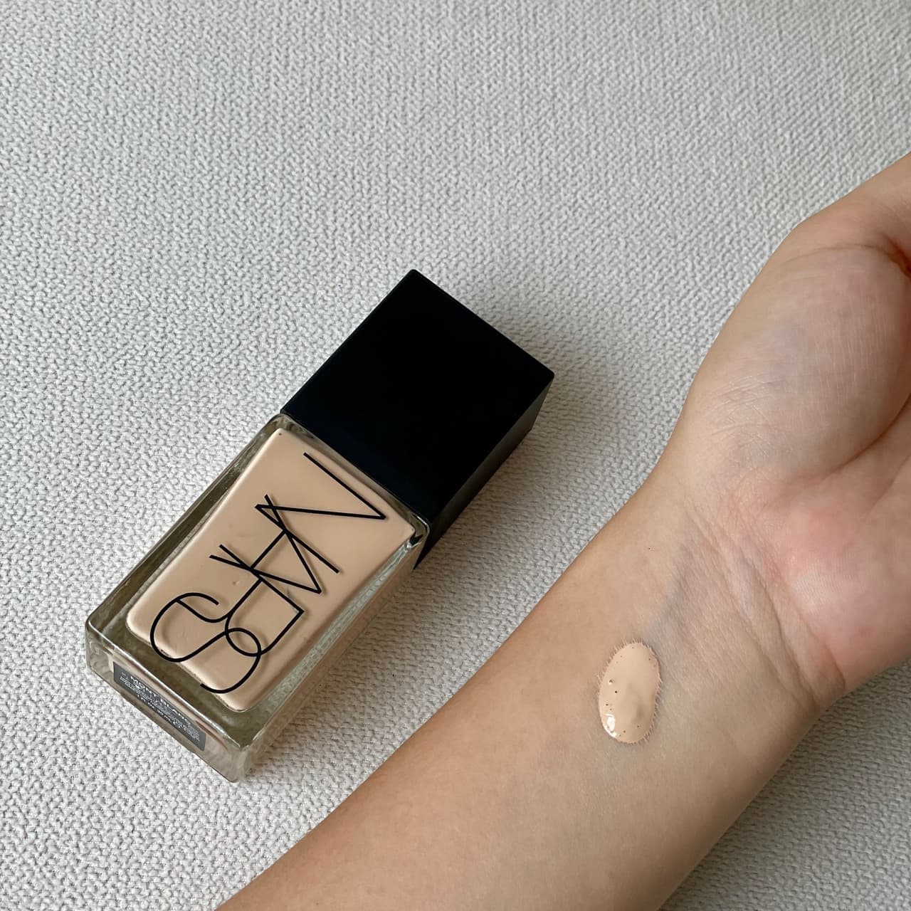 文末有禮🎁告別醫美！NARS最新品開箱-裸光亮眼修飾霜 #夏日攝影 - 愛木須龍 (@a158888) | Dcard