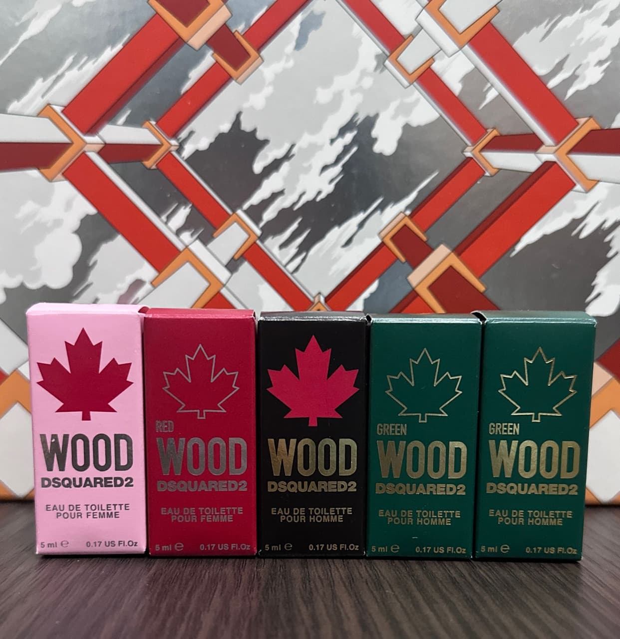 #我要賣 Dsquared2 WOOD香水 天性 心動紅 心動綠 - 二手交易板 | Dcard