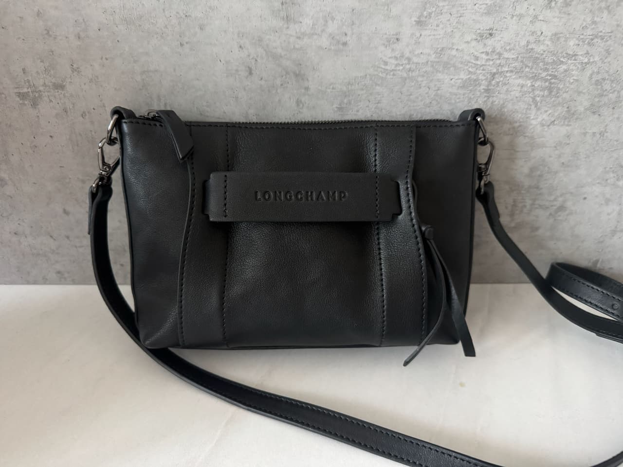#我要賣 Longchamp 3D 小牛皮側背包 - 二手交易板 | Dcard